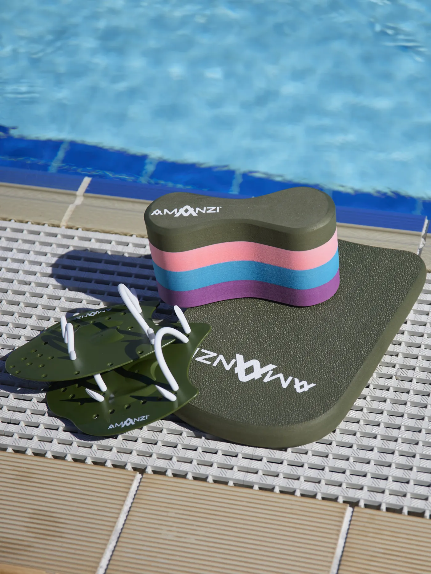 AMANZI Hand Paddles - Memphis | Swimmer.com.au